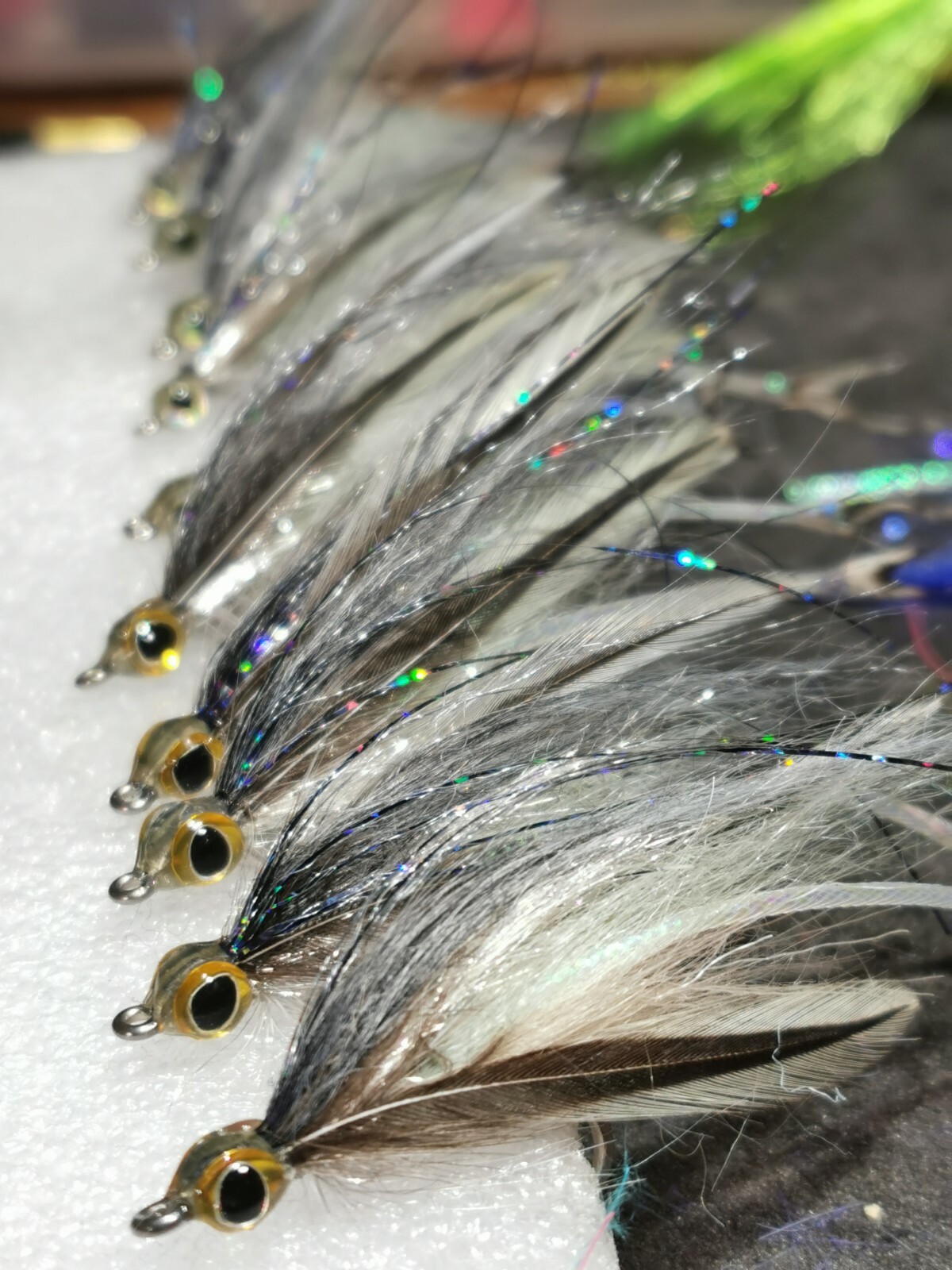 3x ULTIMATE UK BASS size2,10cm SALTWATER flies BABY MULLET FLY MINNOWS ...