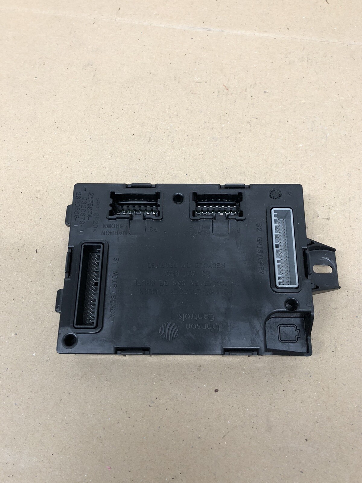 VAUXHALL VIVARO 15-18 BODY CONTROL MODULE BCM 284B18533R | eBay