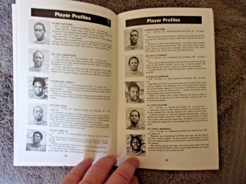 1981 MISSISSIPPI VALLEY FOOTBALL MEDIA GUIDE Yearbook ARCHIE COOLEY ...