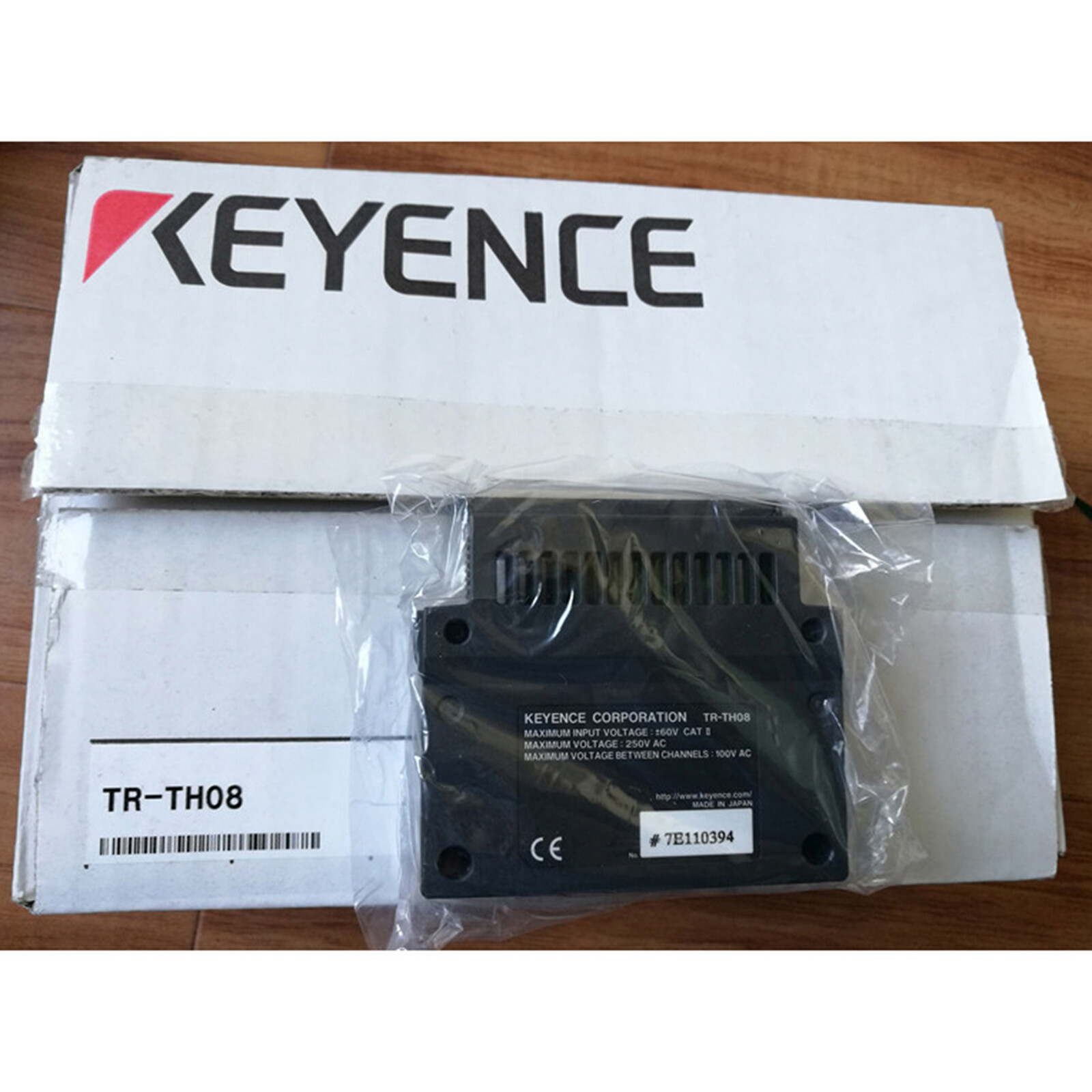 ONE NEW KEYENCE Temperature measuring instrument TR-TH08 Free shipping ...