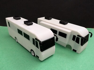2-pk HO 1:87 Winnebago Journey motorhome 34N RV w rotatable wheels OO ...