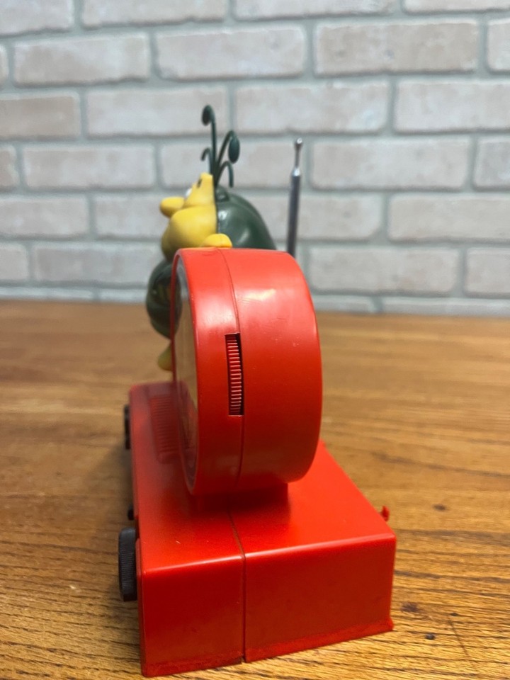 Vintage Raid Bug AM/FM Battery Operated Digital Clock Radio TESTED | eBay