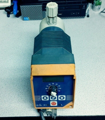 PROMINENT FLUID CONTROLS G/4A 1601 PP1 000D20000 GAMMA/4 METERING PUMP ...