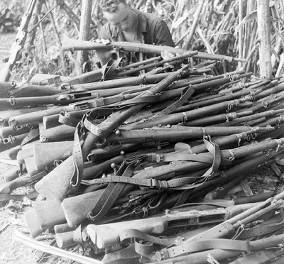 WW2 Photo WWII New Guinea Pile of Rifles Australia World War Two /1439 ...
