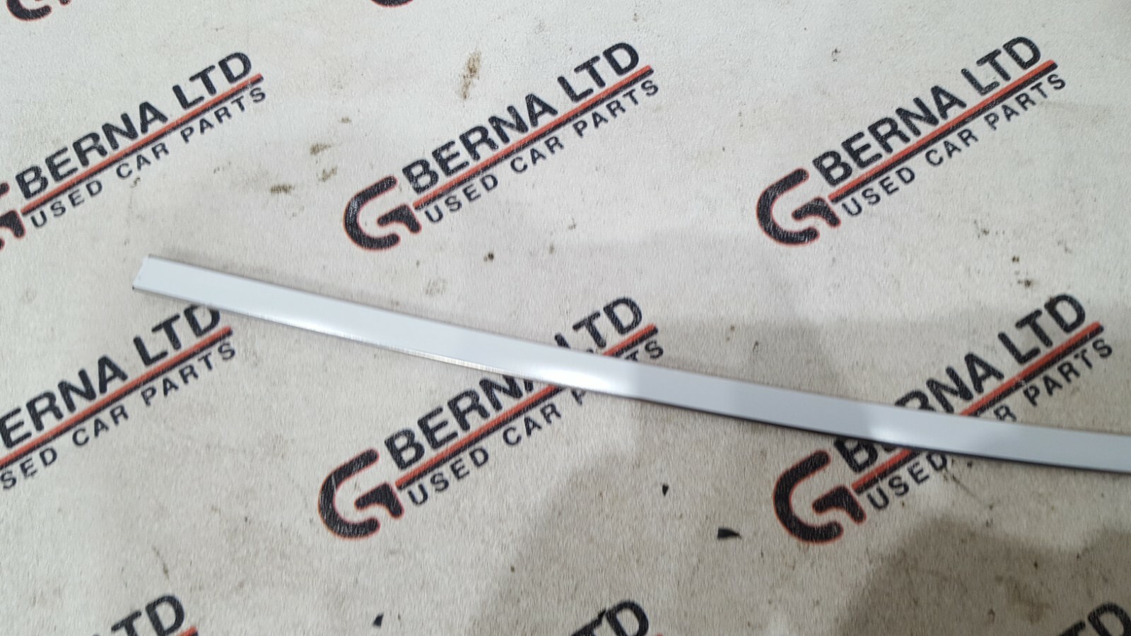Genuine KIA 2016-19 Sorento Front Left Side Door Frame Moulding Trim ...
