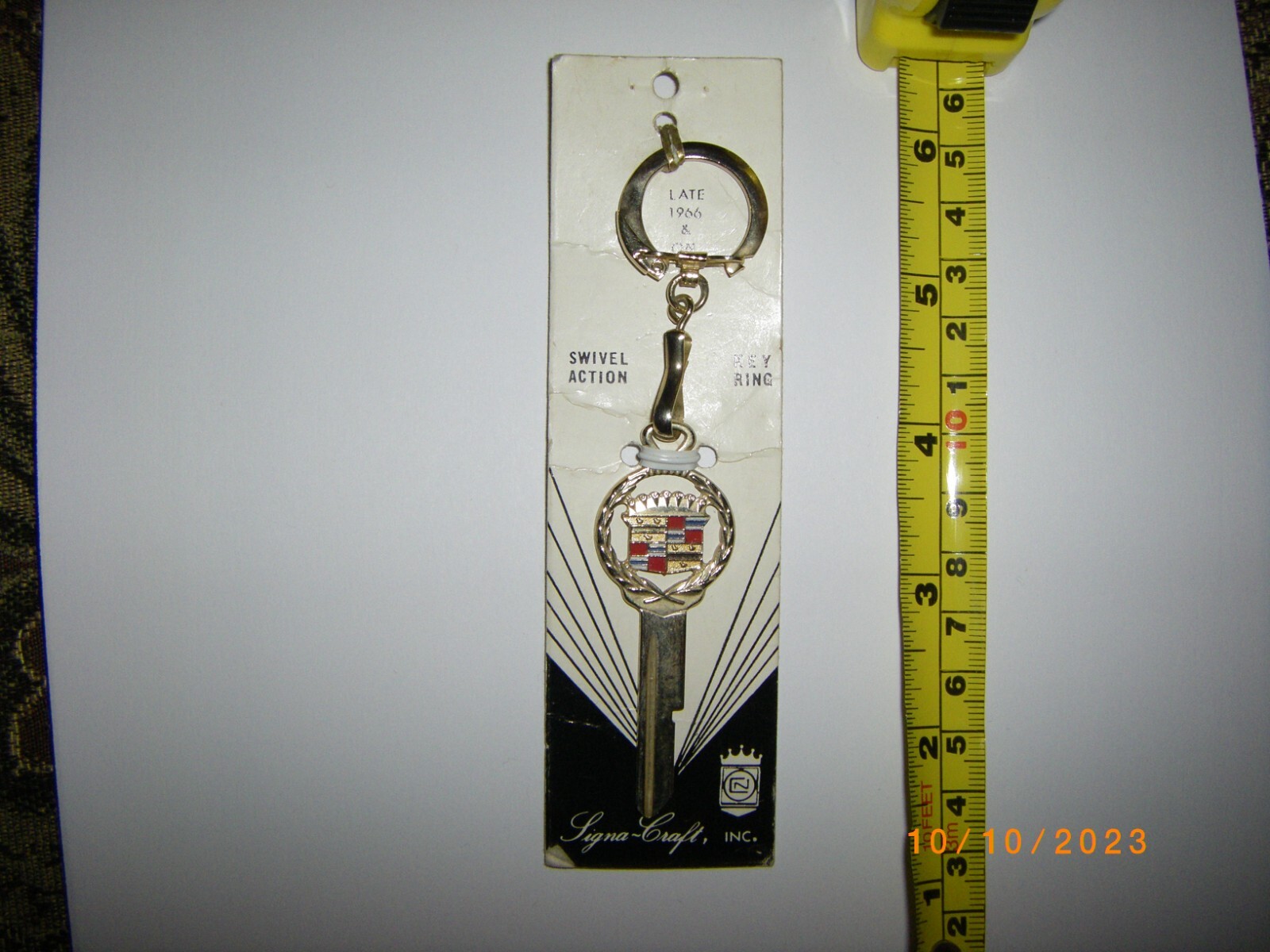 CADILLAC KEY SIGNA KEY SWIVEL KEY RING CADILLAC JEWELRY CADILLAC WREATH ...
