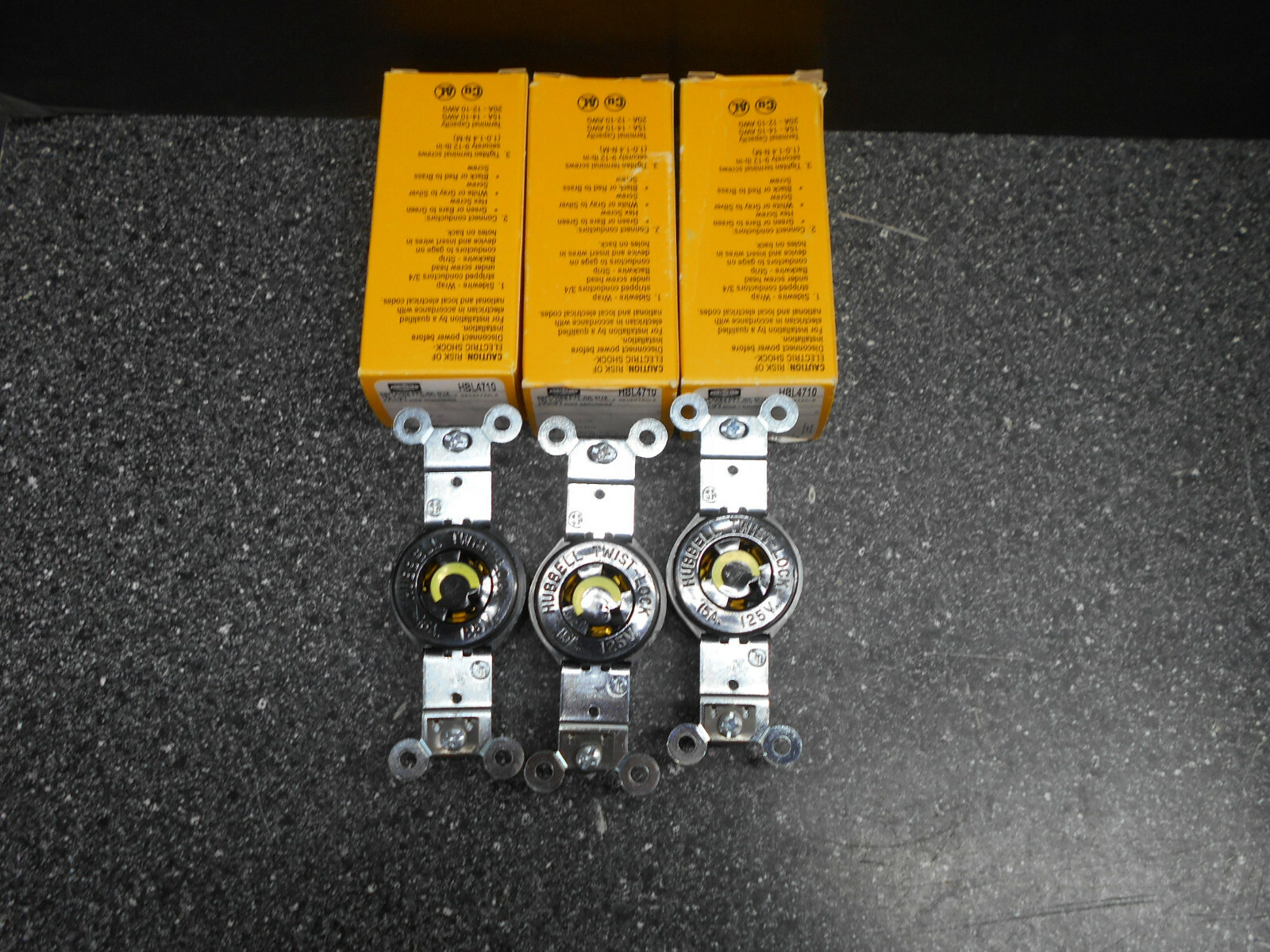 HUBBELL HBL4710 TWIST-LOCK RECEPTACLE 15A 125V 2P 3W GROUNDING | eBay