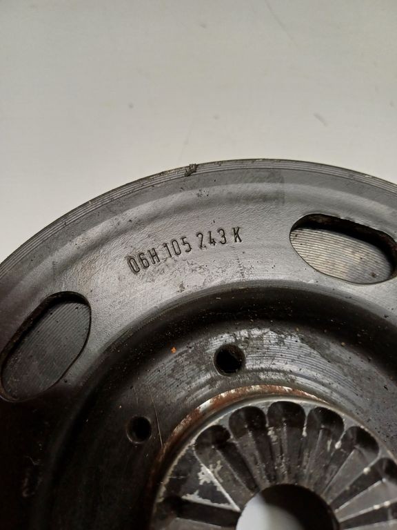 Skoda Octavia Mk3 (5E) 2014 Petrol Crankshaft pulley damper 06H105243K ...