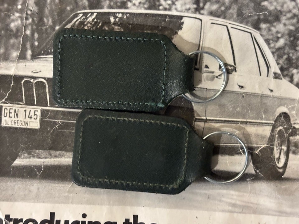 Two Range Land rover Keyrings keychain Discovery Defender Freelander ...