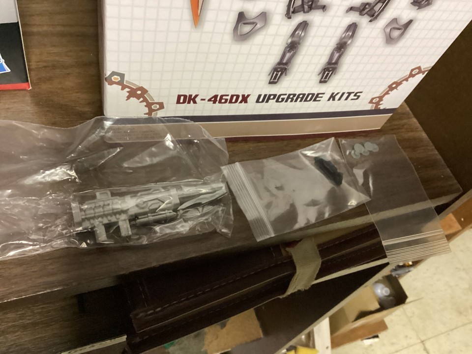 Transformers Studio Series ROTB Leader Class Scourge w/ DNA design ...