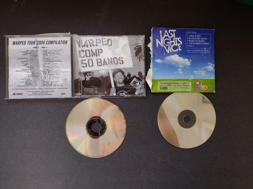 Vans Warped Tour '09 CD Disc 1 & Warped Tour 2009 Get in The Van LOT of ...