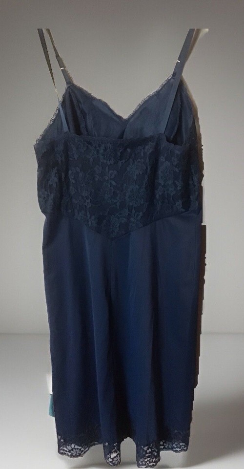 Vintage Vanity Fair Pleated Blue Nylon Full Slip Lace Bodice 32 USA | eBay