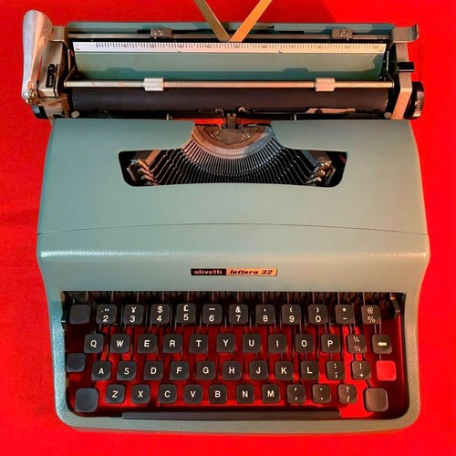 Olivetti Underwood Lettera 32 Typewriter | eBay