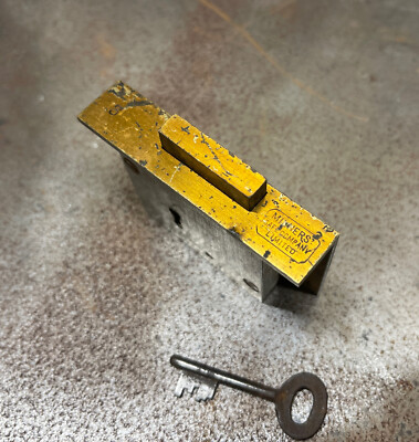 ⭐️🗝 Vintage Antique “MILNERS” safe Drawer Lock With Working Key 🗝⭐️ ...