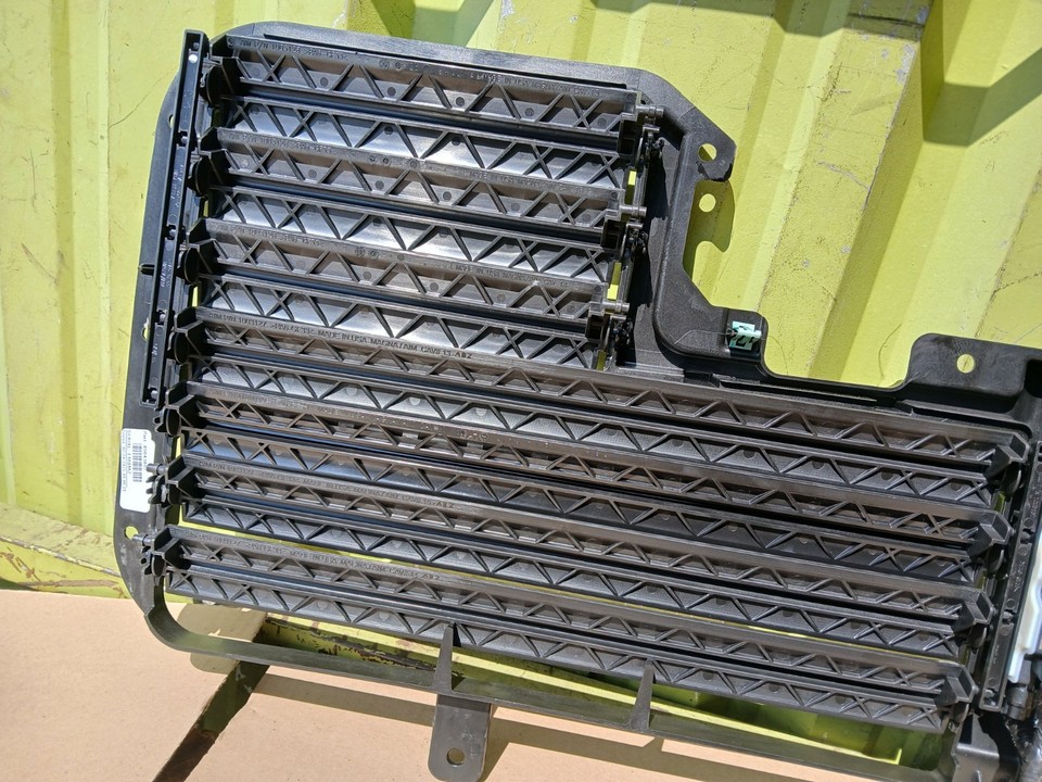 2017-2019 GM 85043807 SHUTTER ASM-FRT BPR OEM (USED) | eBay