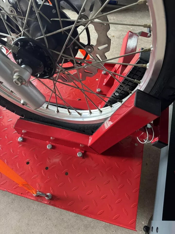 Universal Motorcycle Wheel Vise Stand Bike Tire Stop Wheel Chock ...