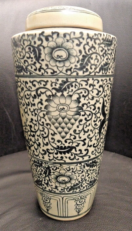 Super Rare Find! 15th-16th Century Vietnamese Annamese Porcelain Lidded ...