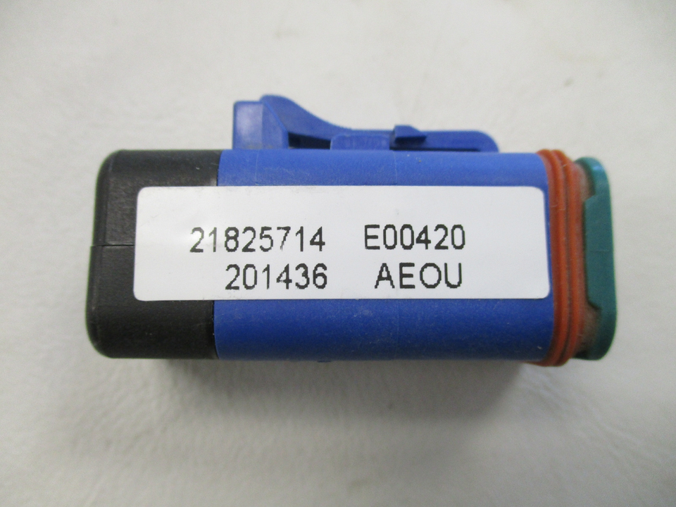 VOLVO PENTA EVC DIESEL ENGINE TERMINAL END PAIR OF (2) BLUE 21825714 ...