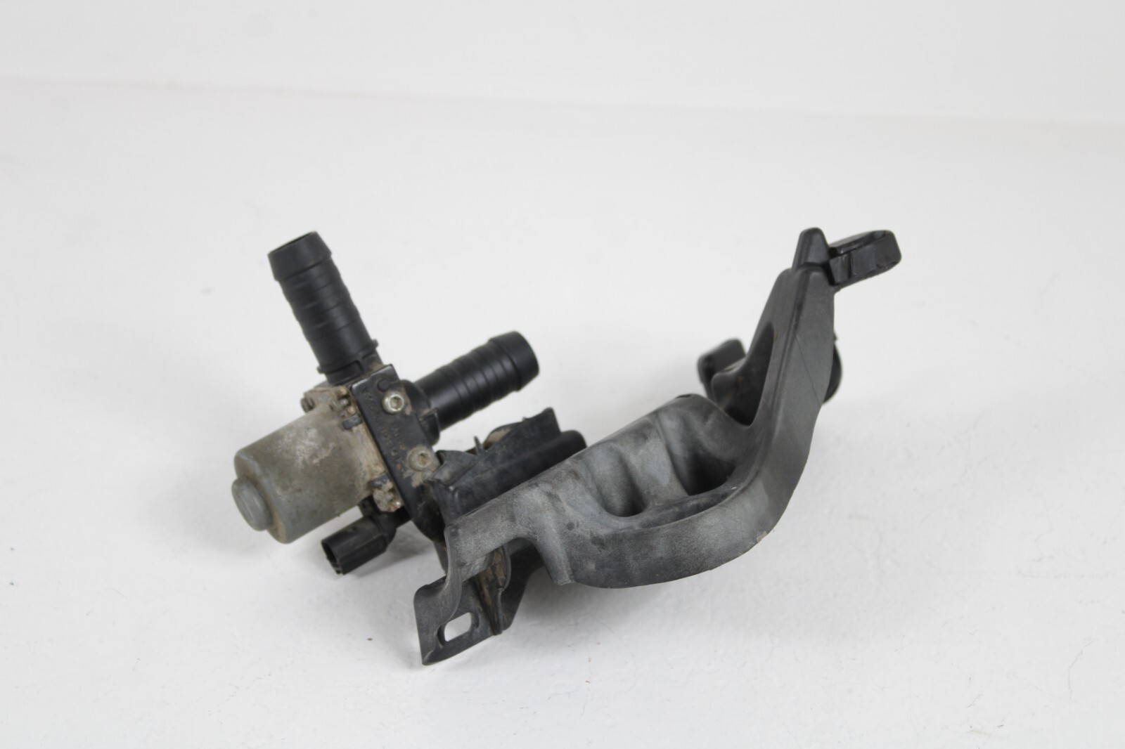 2015-2020 Ford F150 OEM Heater Control Valve w/Bracket FL34-18C310-AB ...