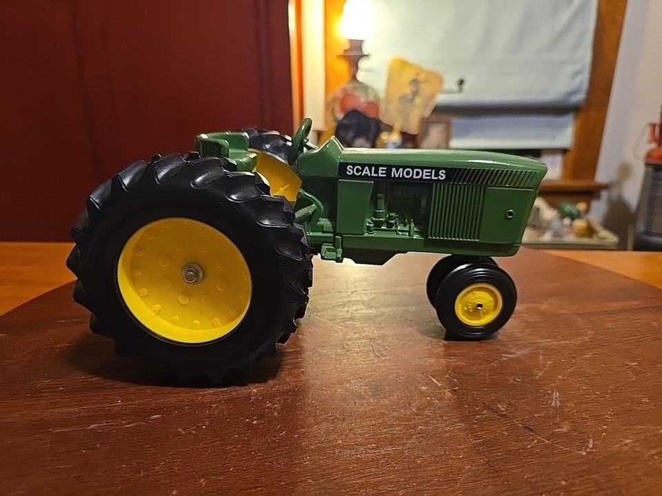 Vintage 1/16 Scale Ertl - Early Scale Models - Green Row Crop Tractor ...