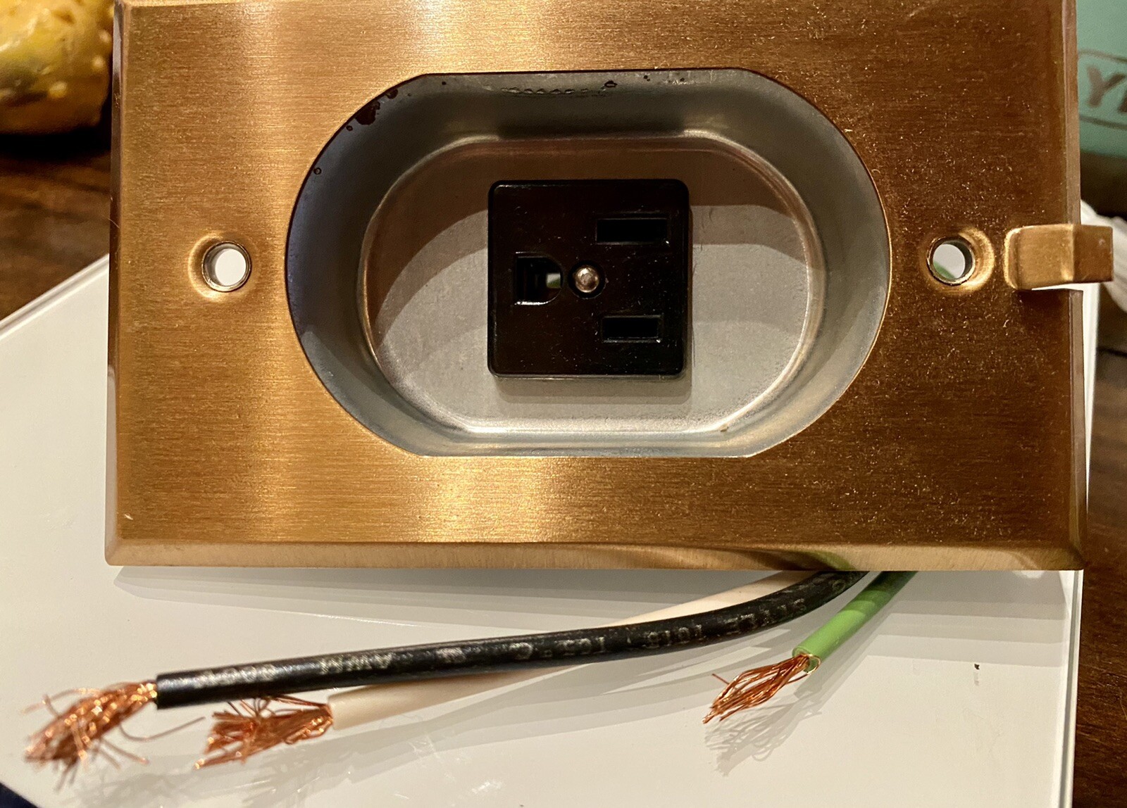 Mulberry 40580 Clock Hanger Receptacle 15a 125v for sale online | eBay