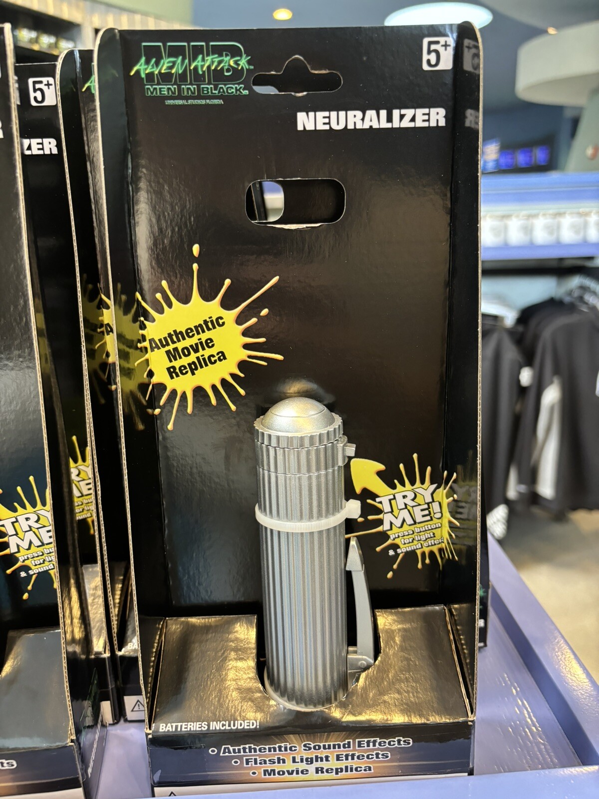 Universal Studios Men in Black Alien Attack Neuralizer Movie Replica ...