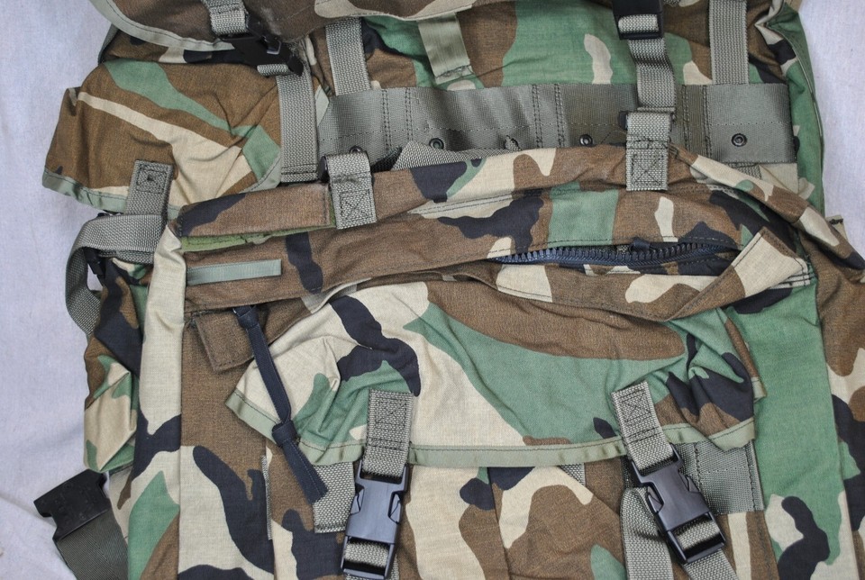 US Military Woodland Camo Field Pack- Large Internal Frame SPM1C1-07-D ...