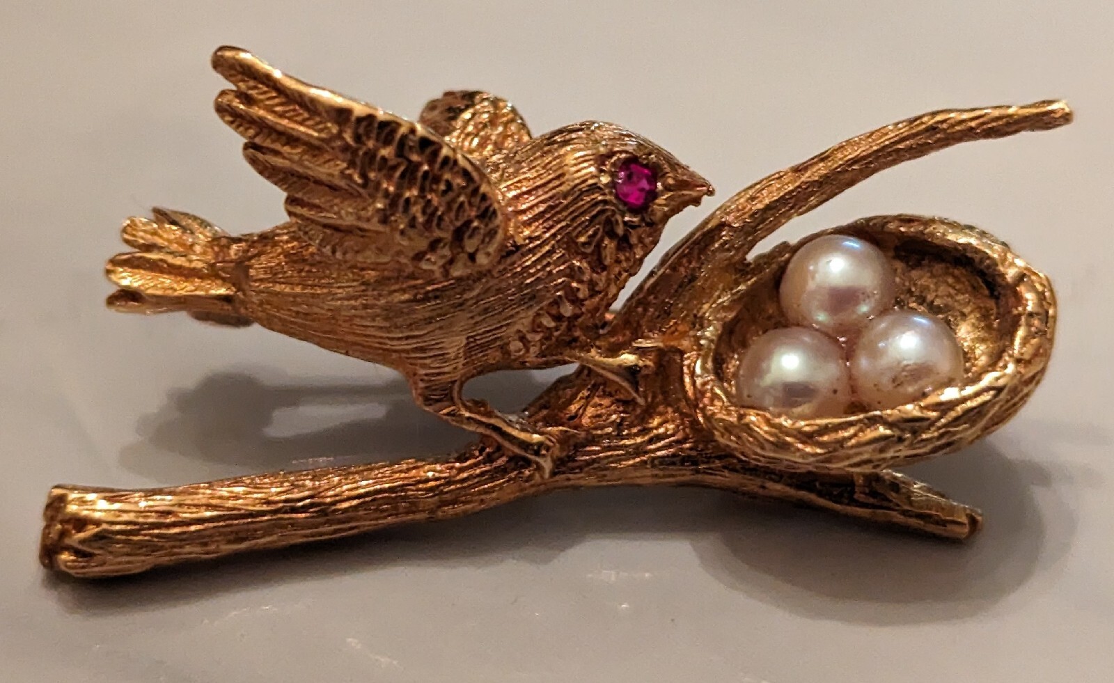 18k Solid Yellow Gold, Bird On Branch Ruby Eye And Pe… - Gem