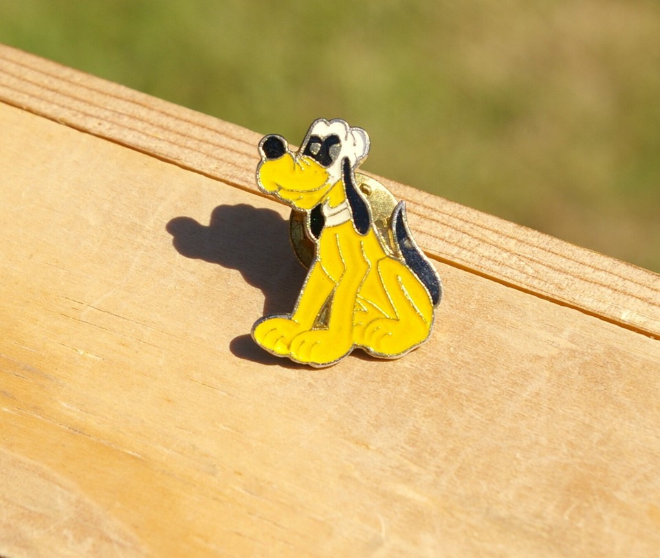 Walt Disney Pluto The Dog Gold Tone Metal & Enamel Lapel 1" Pin Pinback ...