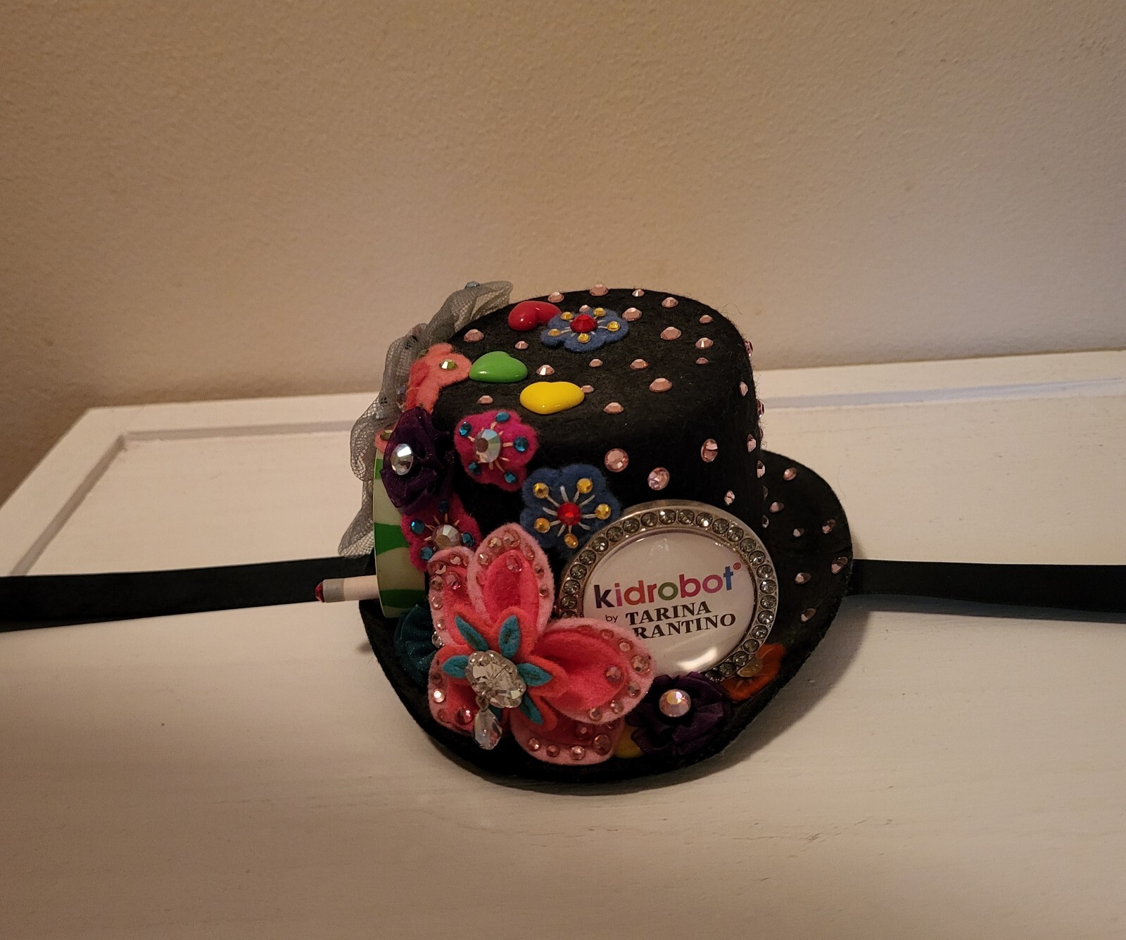 RARE! Tarina Tarantino Kidrobot Top Hat - Gem