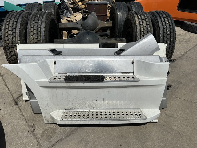 Volvo (oem) Original Front Fairing Panel Pass RH Side Part # 82748368 ...