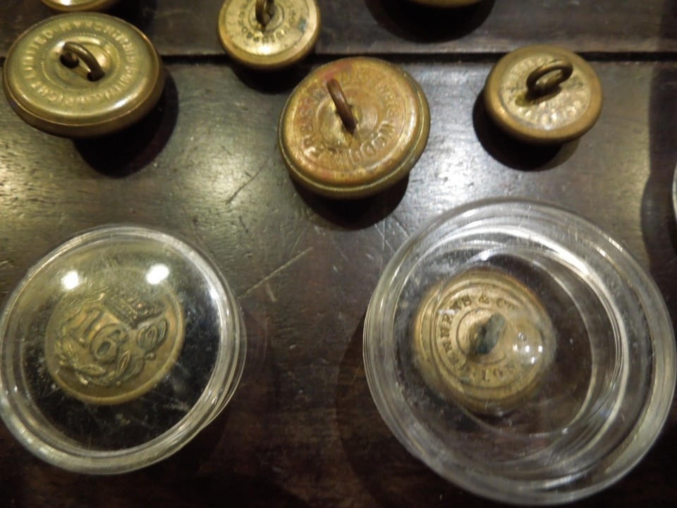 Lot of 11 Various British MIlitary Uniform UK Royal Coat of Arms Brass ...