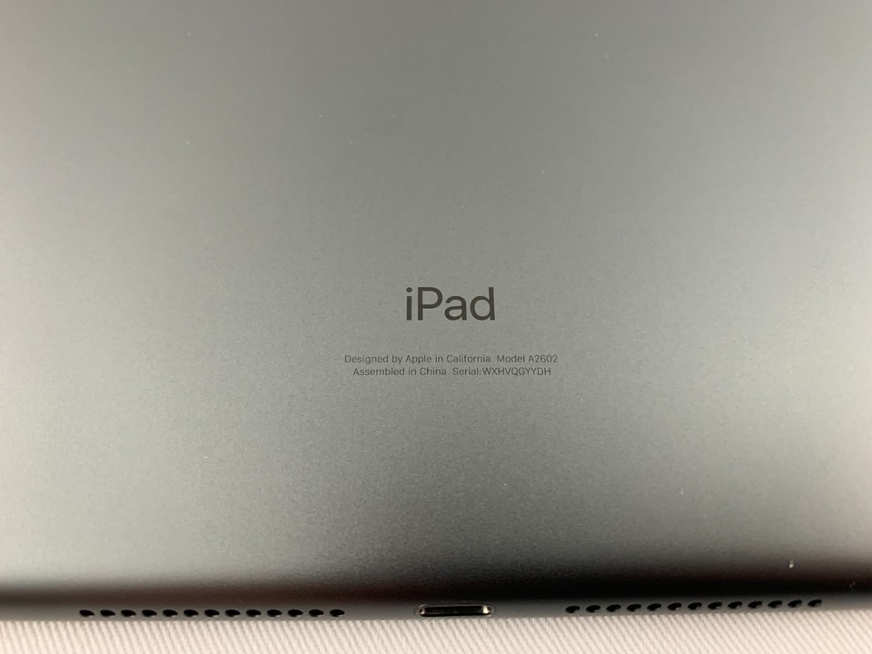 Apple iPad Bundle Lot of 4 Units For Parts or Repairs A1474 A1674 A1893 ...
