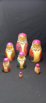 7-Piece Matryoshka Nesting Dolls - Santa Holding Presents and Xmas Tree ...