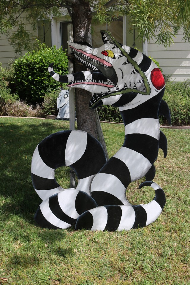 SANDWORM from BEETLEJUICE ~ HALLOWEEN LAWN ART ~ YARD DECOR | eBay
