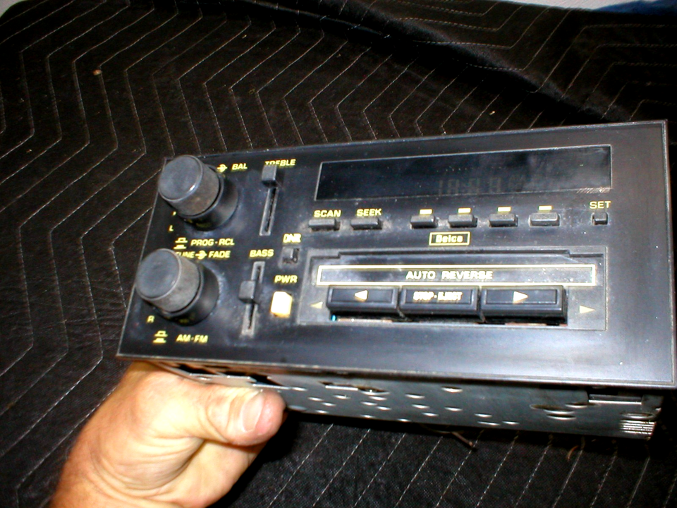 1990-1992 Camaro RS Z28 Yellow Print Delco AM FM Radio CASSETTE Player ...