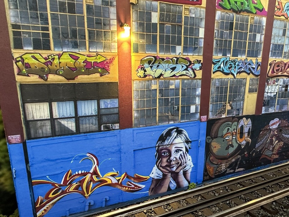 N Scale Graffiti Factory #2 - Building Flat w/LED -scratch built 1:160 ...