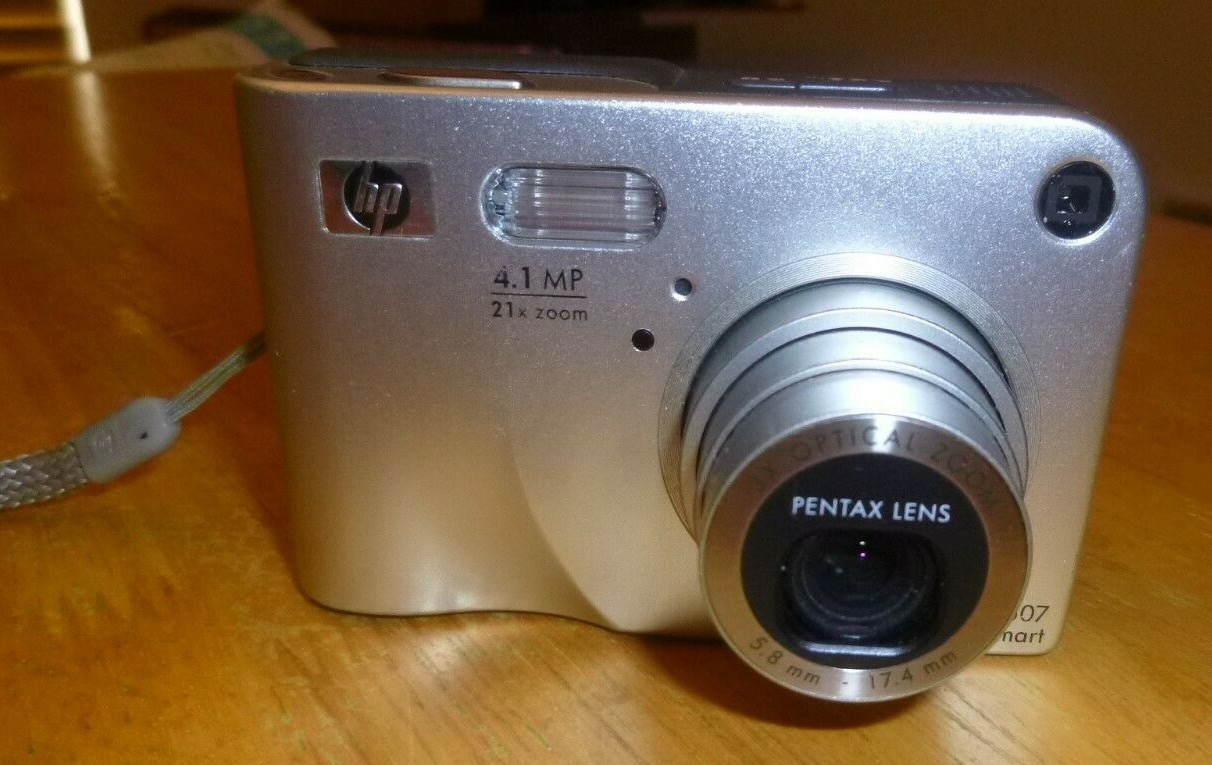 Digital Camera HP PhotoSmart R507 4.2 MP - Silver / 2 rechargeable ...