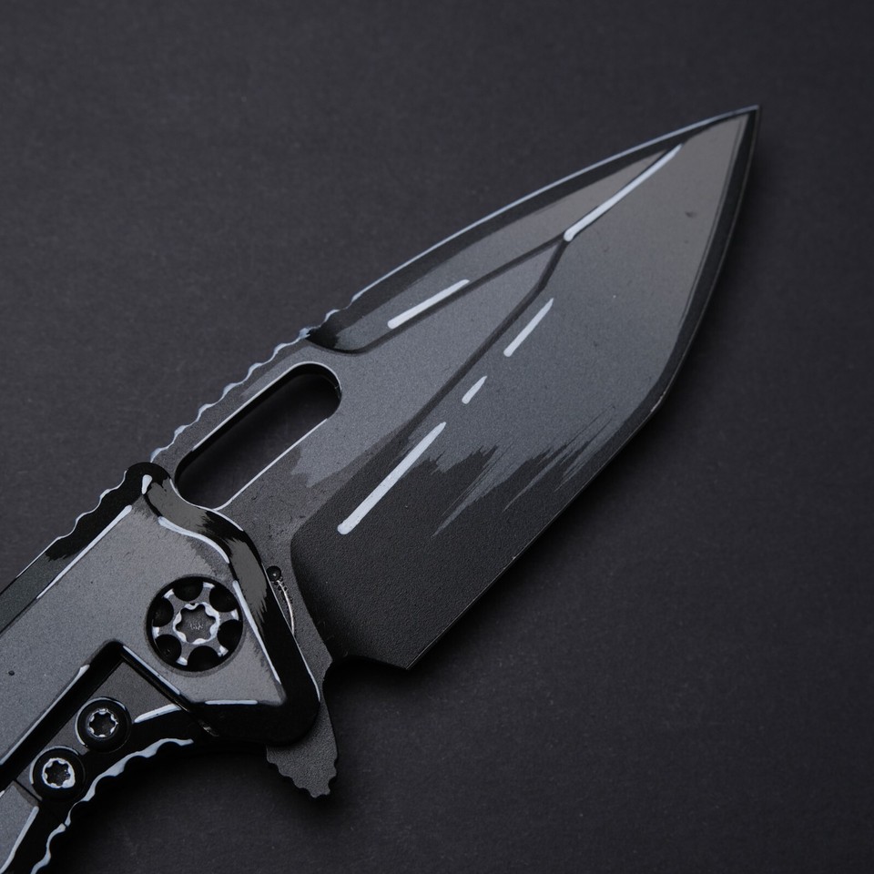 Heretic Knives Medusa Cel Shaded - Grey Shading / MagnaCut Tanto Blade ...