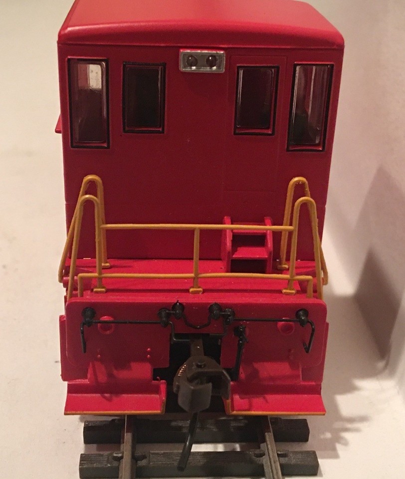 HO Bachmann 60609 Red Unlettered GE 70 Ton Switcher Diesel Locomotive ...