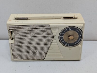 Vintage GE Portable AM Transistor Radio Model P-805A White Mid Century ...