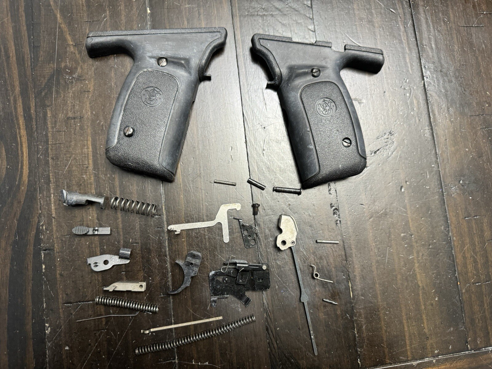 Smith And Wesson SW22A1 Trigger Parts And Grips Sw22A-1 SW22 Handgun ...