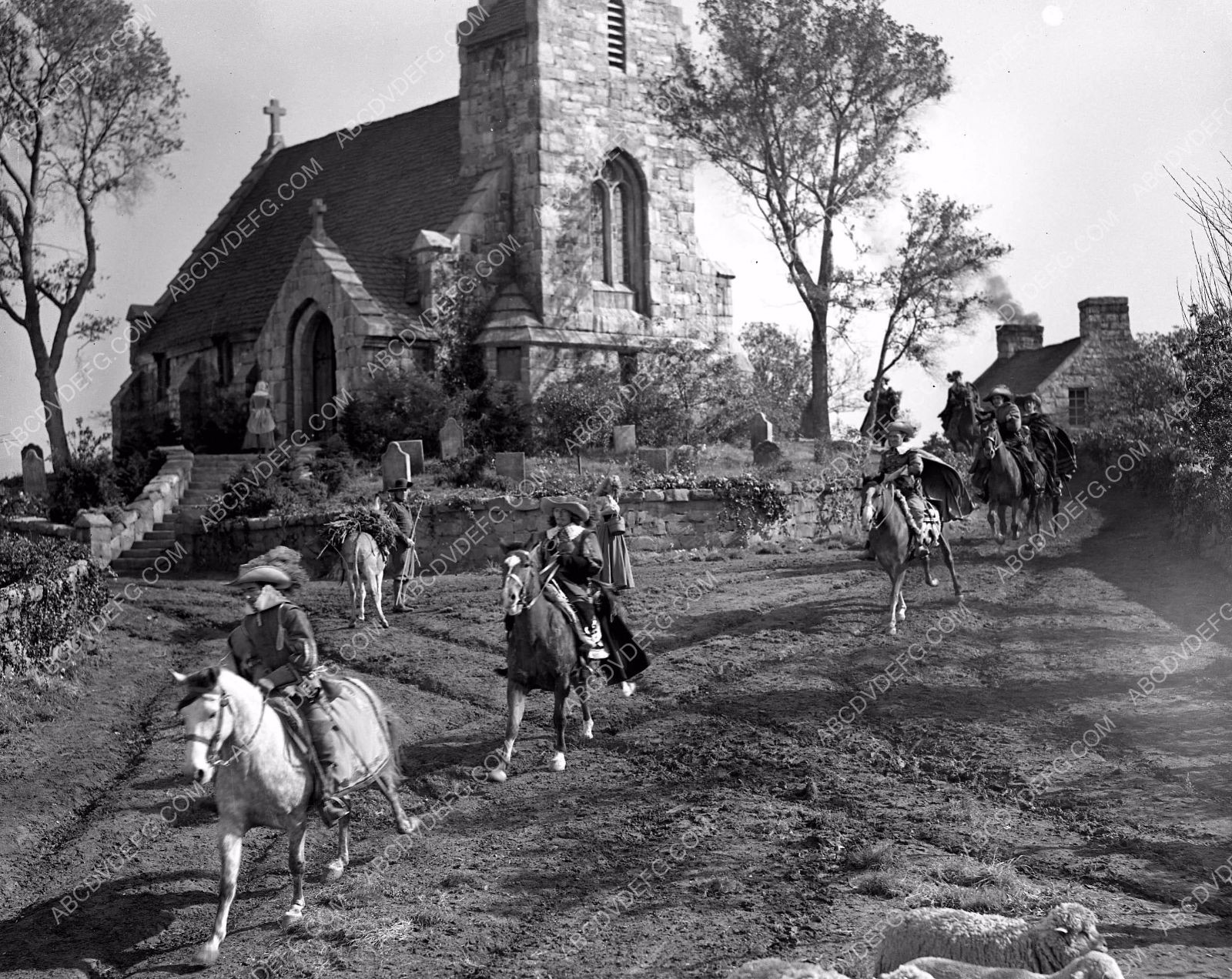 45fa-01 Cornel Wilde and cast ride across Fox backlot film Forever ...