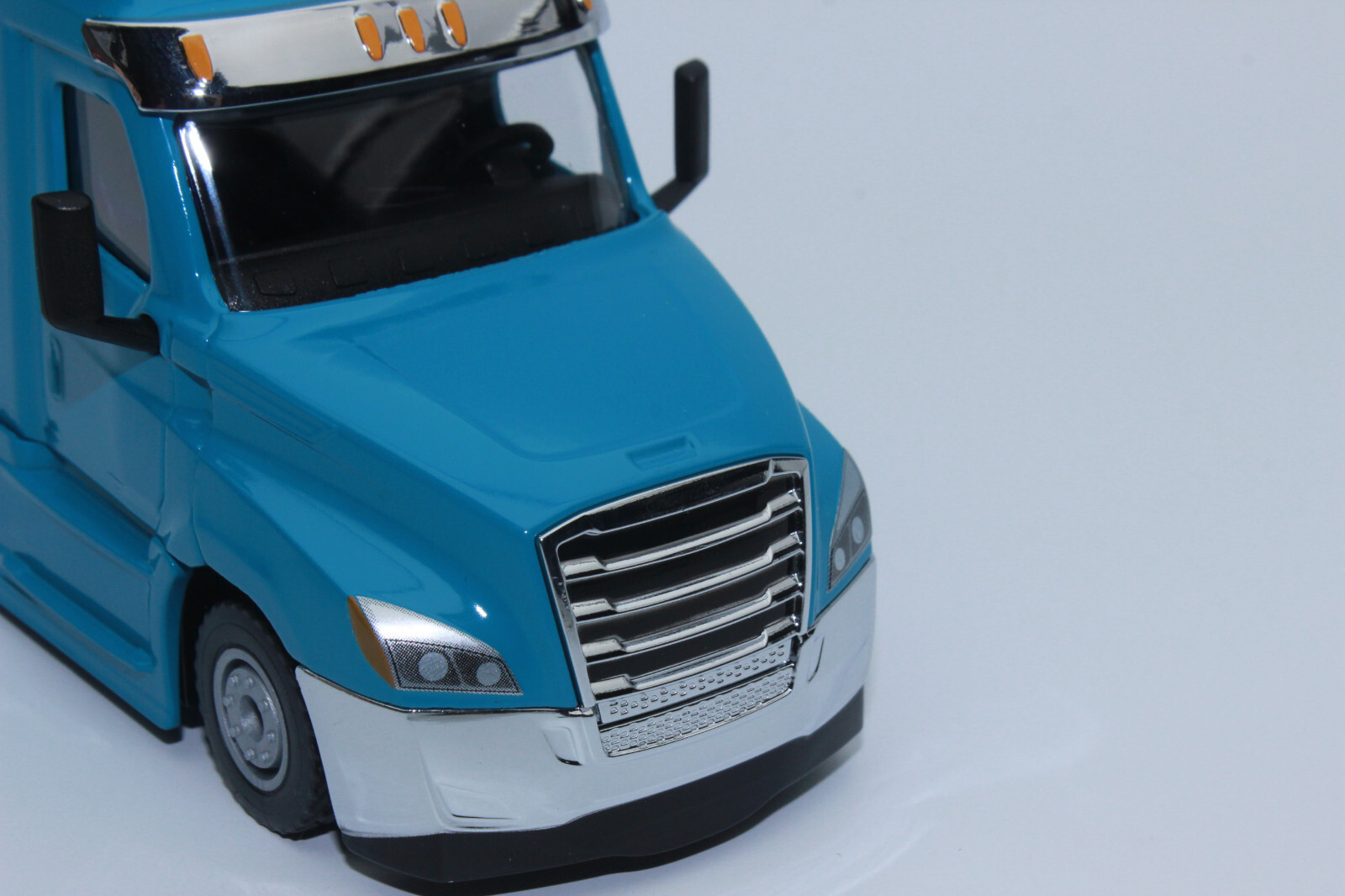 SIKU 2717 Freightliner Cascadia 1:50 Zugmaschine NEU in OVP ...