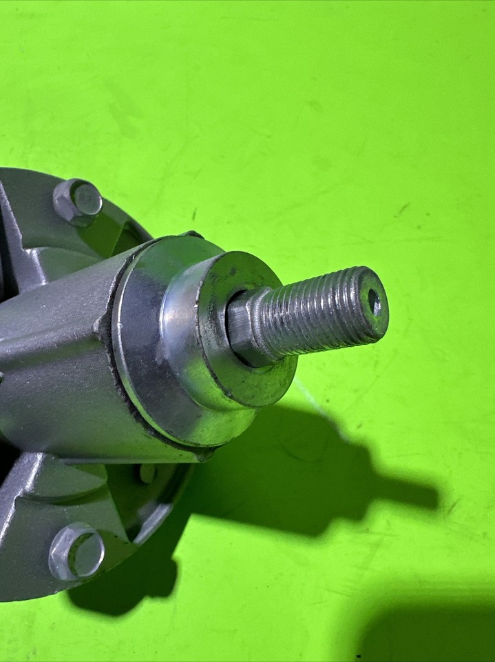 Spindle Assembly for John Deere E100 E110 E120 E130 E140 E150 E160 E170 ...