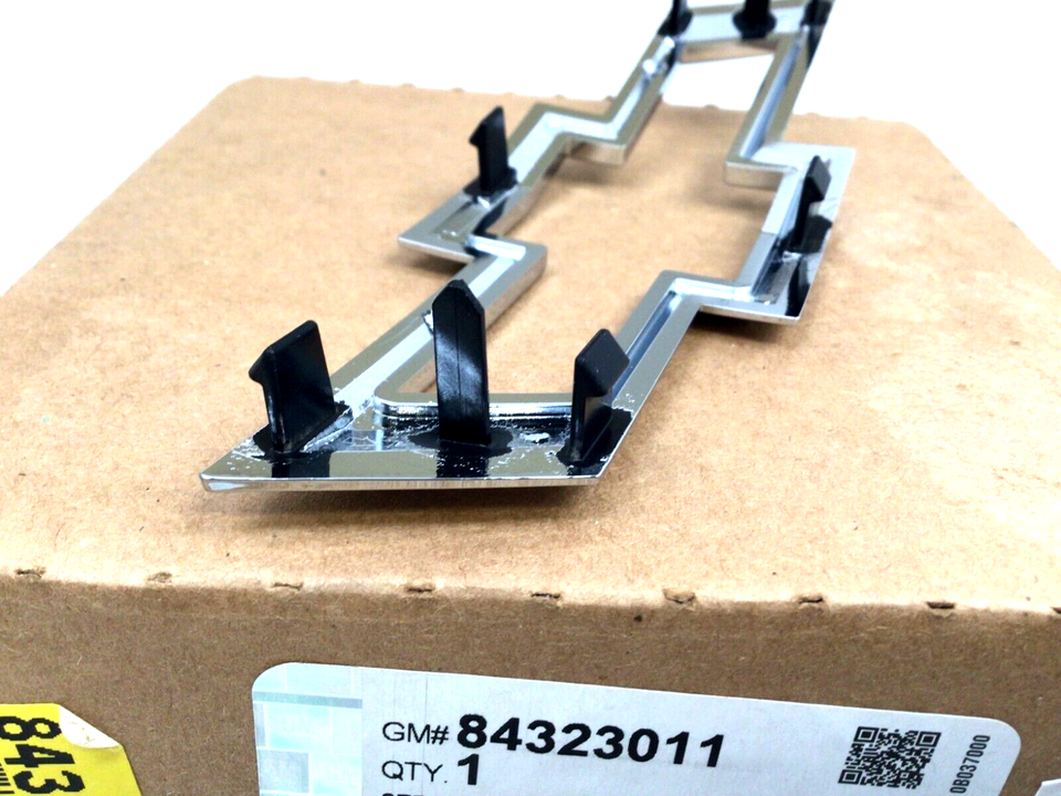 2019 Chevrolet Camaro SS Front Grille Bowtie Flow Tie Emblem chrome OEM ...