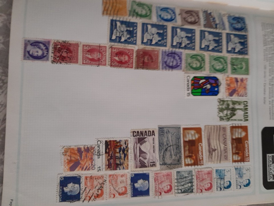 S G ADVENTURER STAMP ALBUM with Over 900 Stamps From Around The World ...