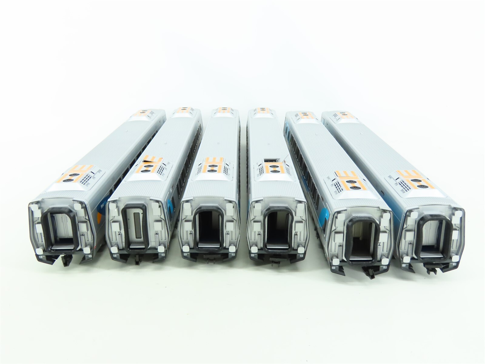 Lionel+Amtrak+Acela+Electric+Locomotive+Train+Set+-+631714 for sale ...