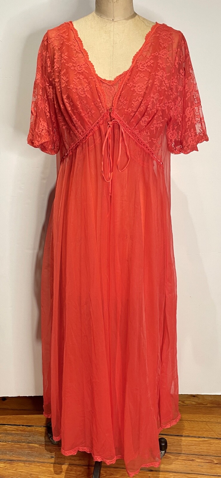 VTG RADCLIFFE RED SHEER CHIFFON&LACE FULL SWEEP PUFF … - Gem