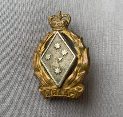 Women’s Royal Australian Army Corps (WRAAC) – Hat/Collar Badge E90 ...